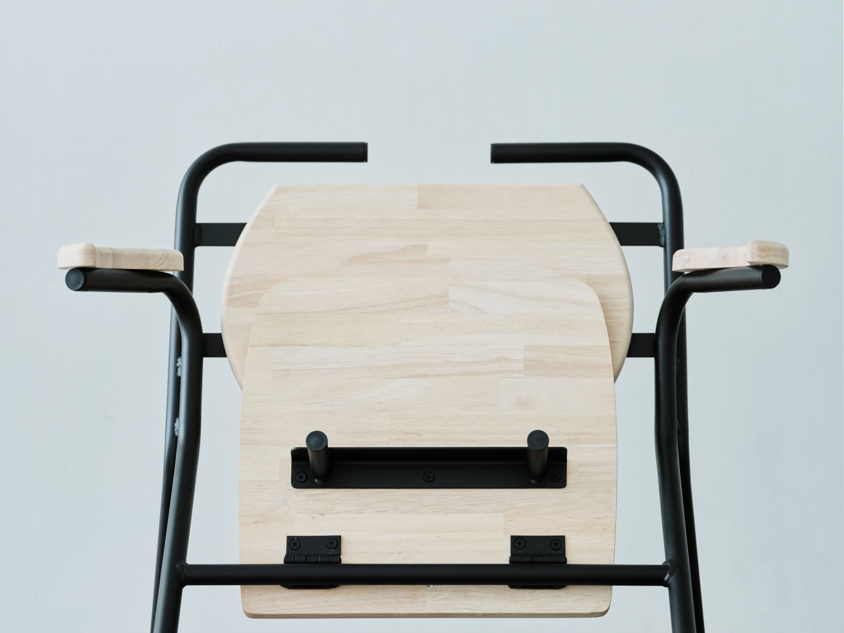 iF Design - STACKABLE WHEELCHAIR by Adachi Clinic Kobe