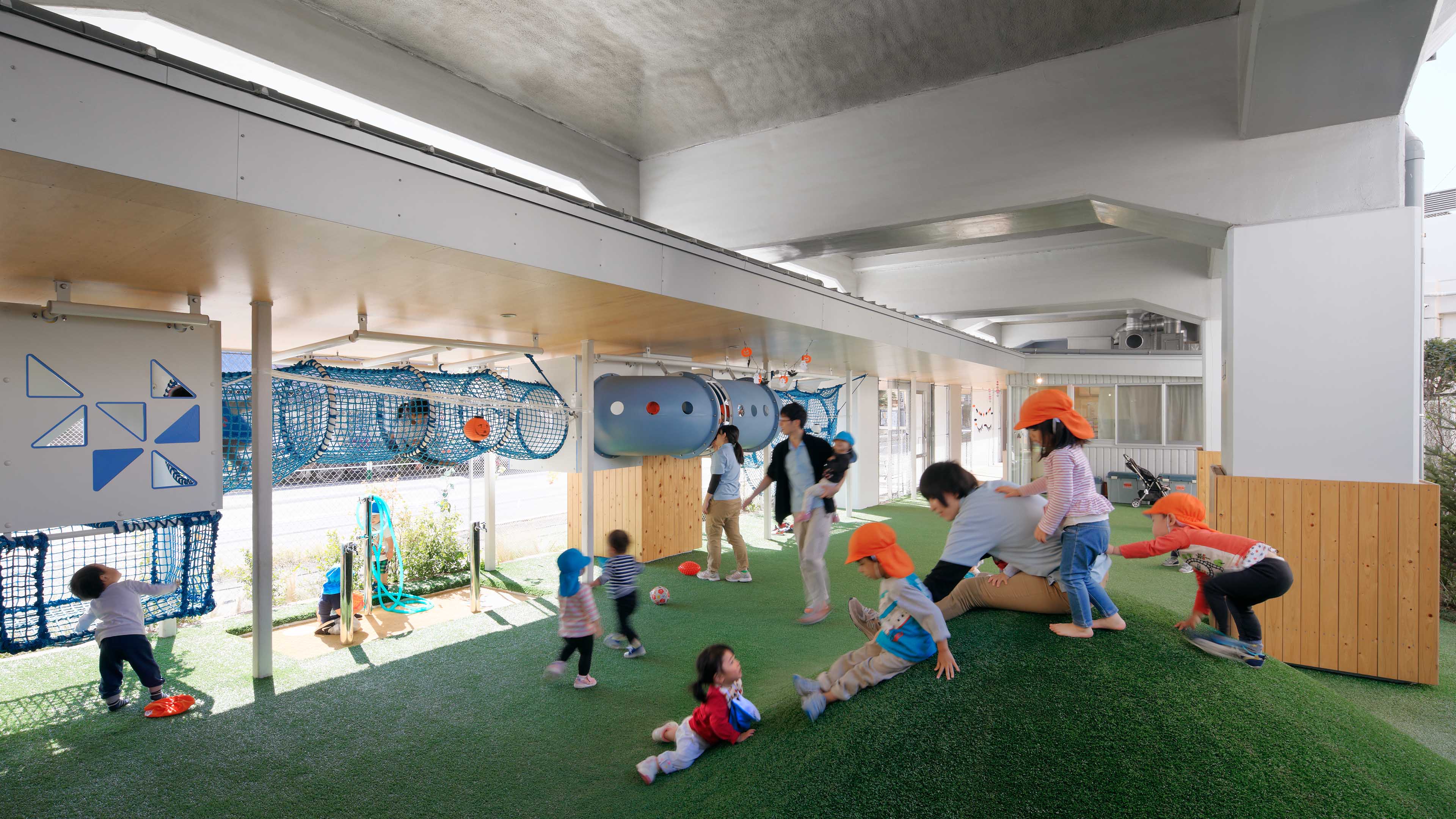 iF Design - Nursery School Under Elevated Railway in Machiya