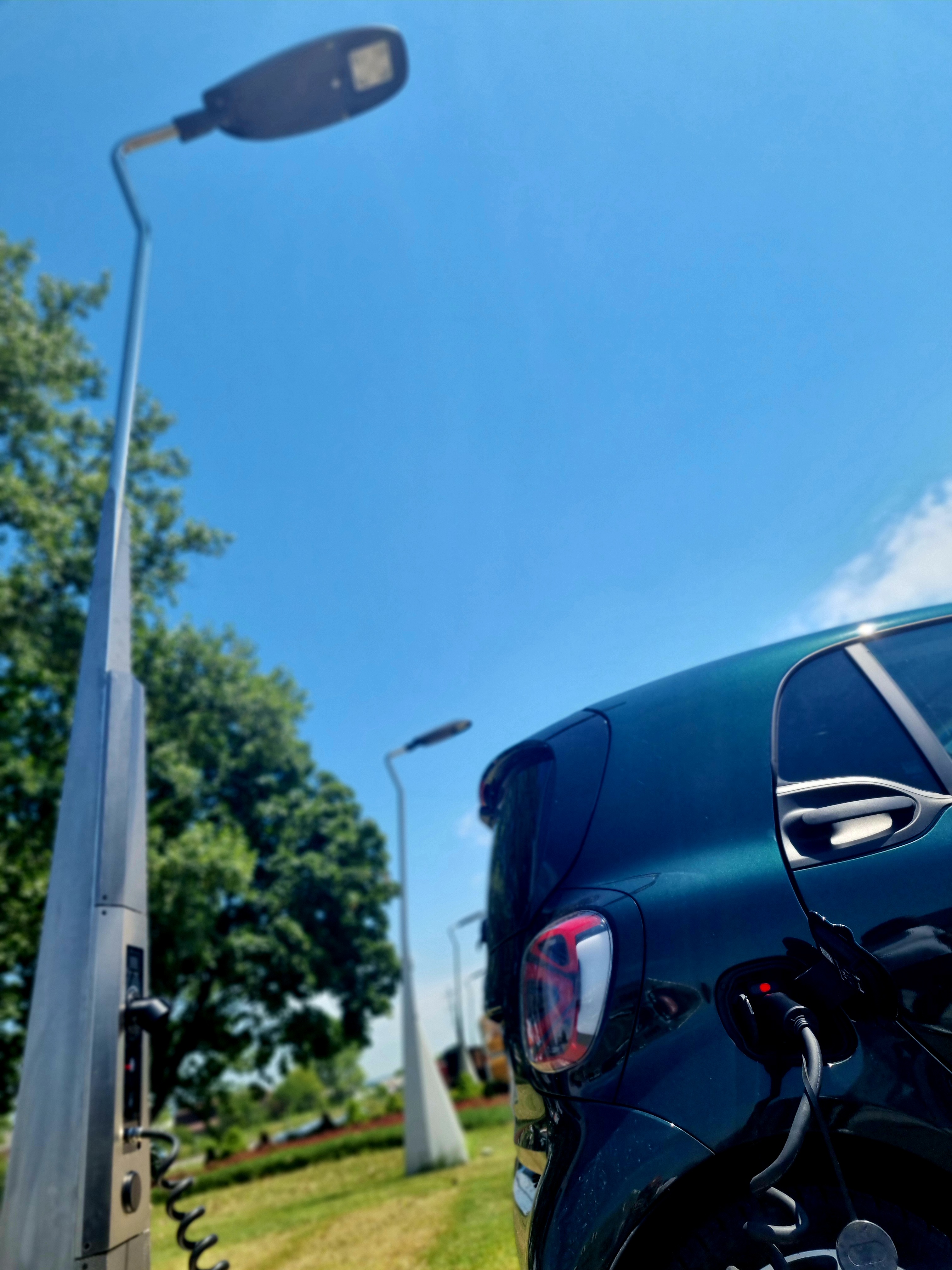 iF Design - Concorde Stekerr - EV charger in lamp post