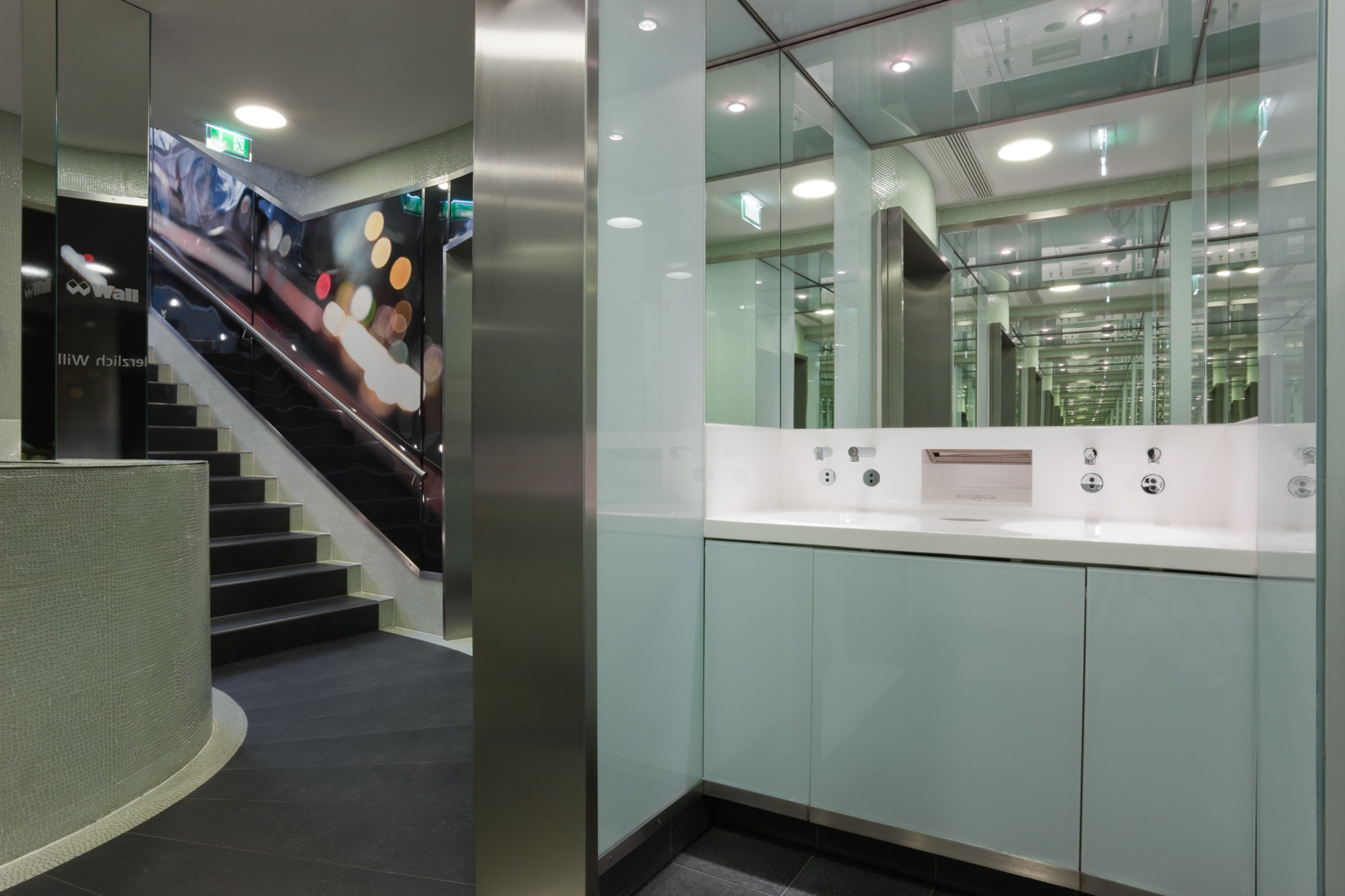 iF Design - City Toilette Berlin Alexanderplatz