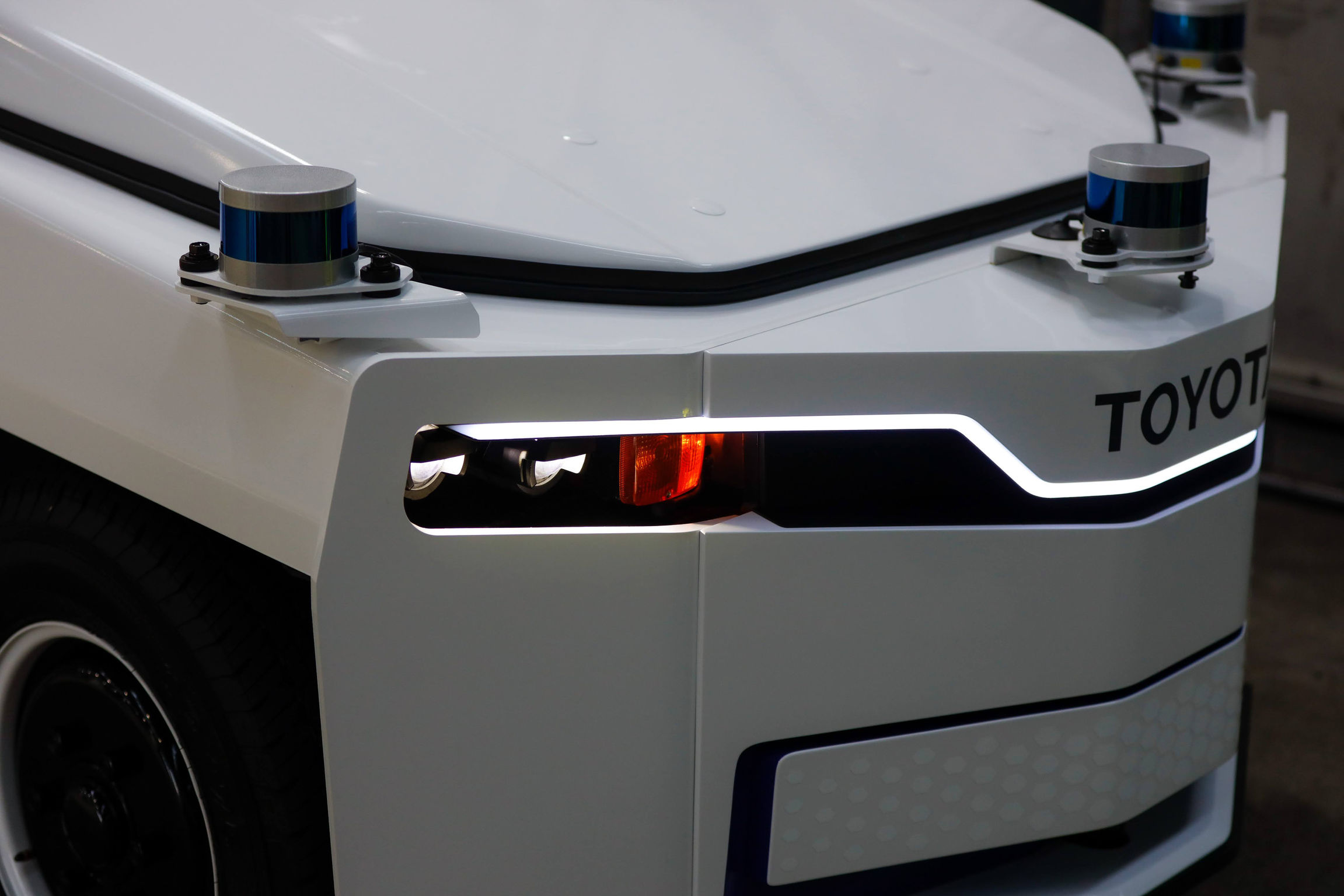 iF Design - TOYOTA AUTONOMOUS TOWING TRACTOR