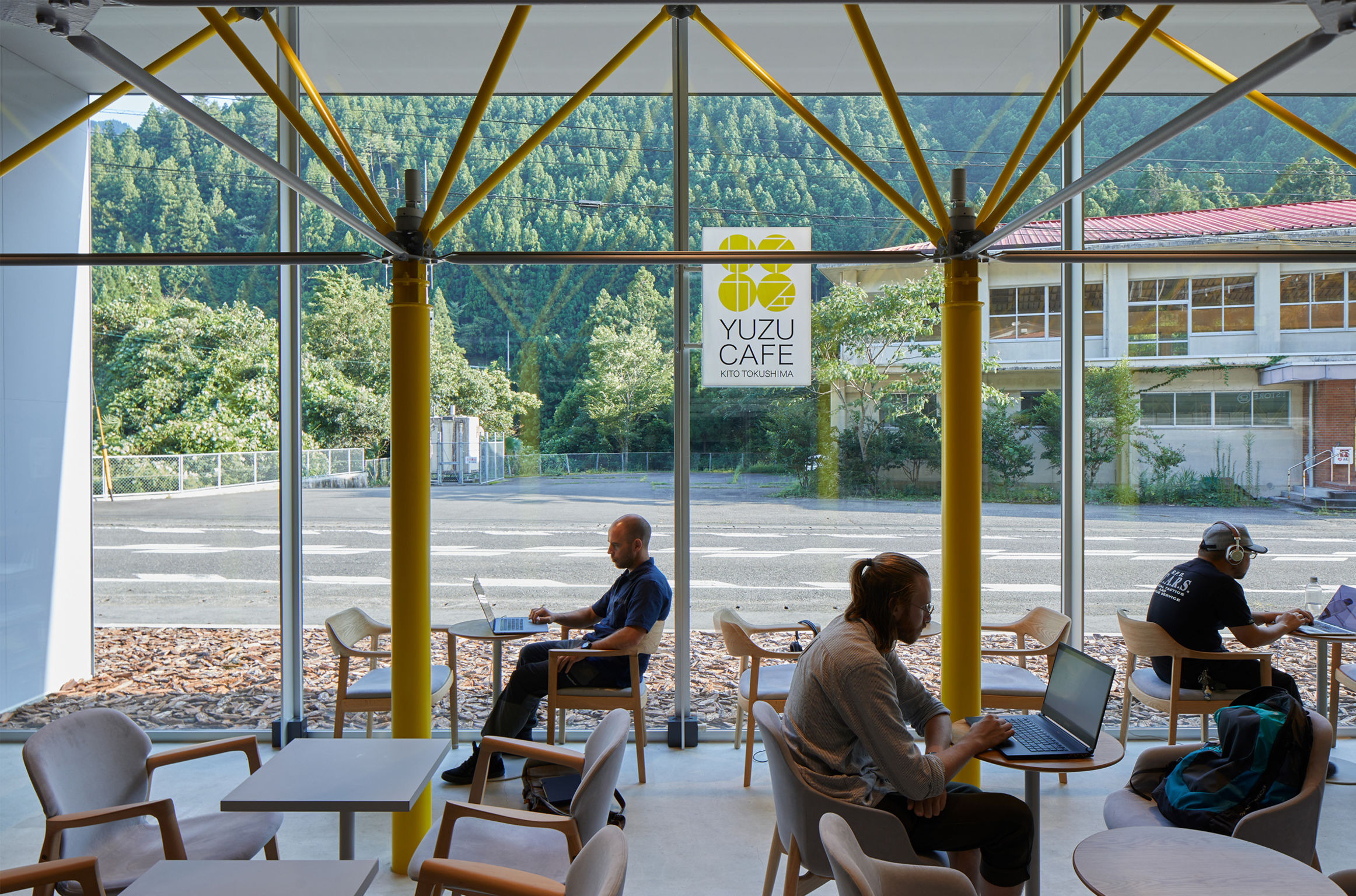 iF Design - MIRAI CONVENIENCE STORE